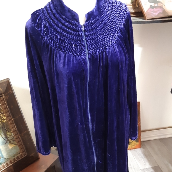 It A Charm | Intimates & Sleepwear | Womens Purple Zip Robe Nightgown ...